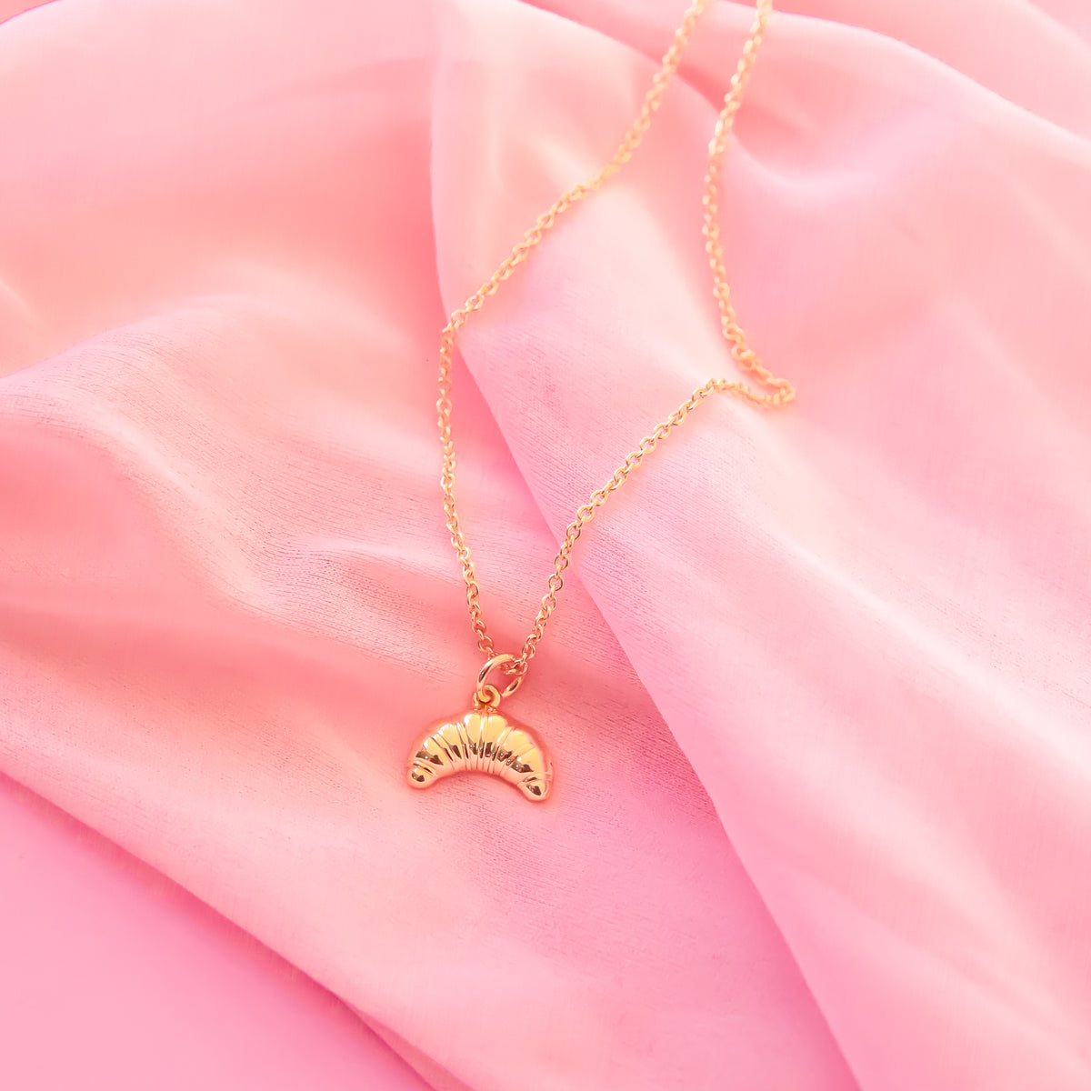 Croissant Charm Necklace – Pigment