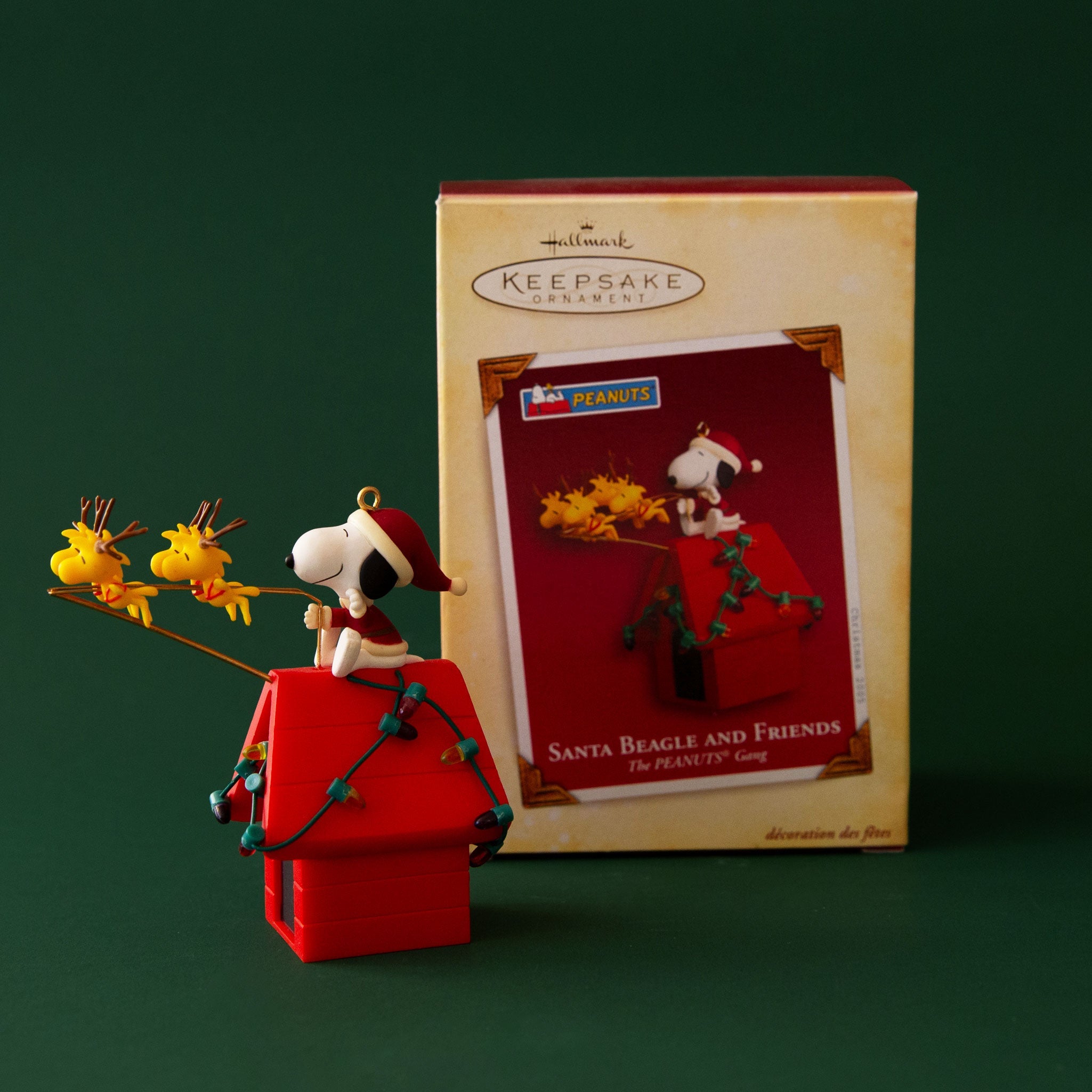 Hallmark Keepsake Peanuts 2005 Santa Beagle and Friends – Pigment